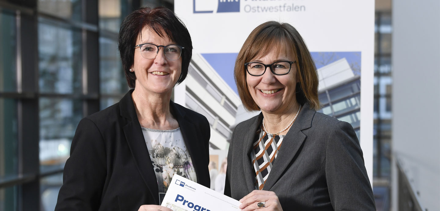 Simone-Heuwinkel-IHK-Akademie-Geschäftsführerin-Ute-Horstkötter-Starke ...